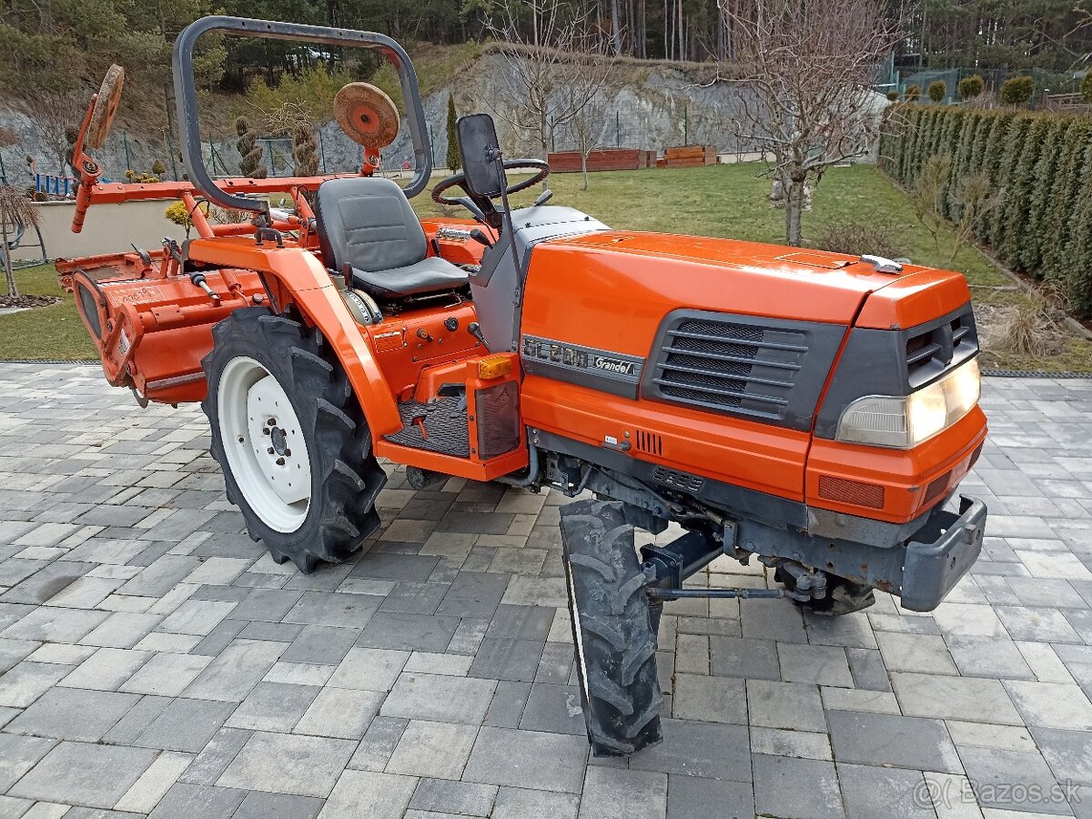 Japonský malotraktor Kubota GL 200 4x4 - Japonské malotraktory Turiec