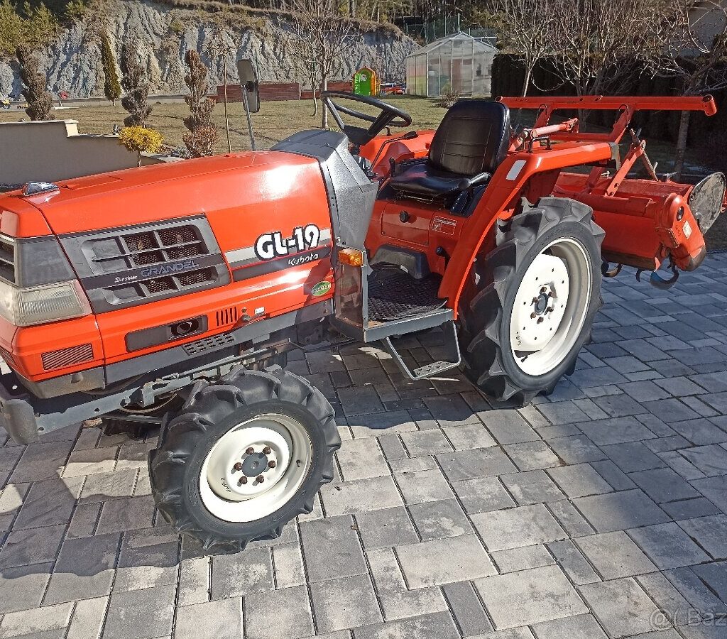 Japonský malotraktor Kubota GL 19 4x4 19koni - Japonské malotraktory Turiec
